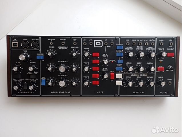 Аналоговый синтезатор Behringer model D купить в Санкт-Петербурге ...