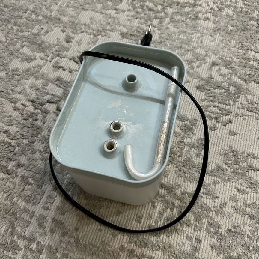 Поилка для кошек