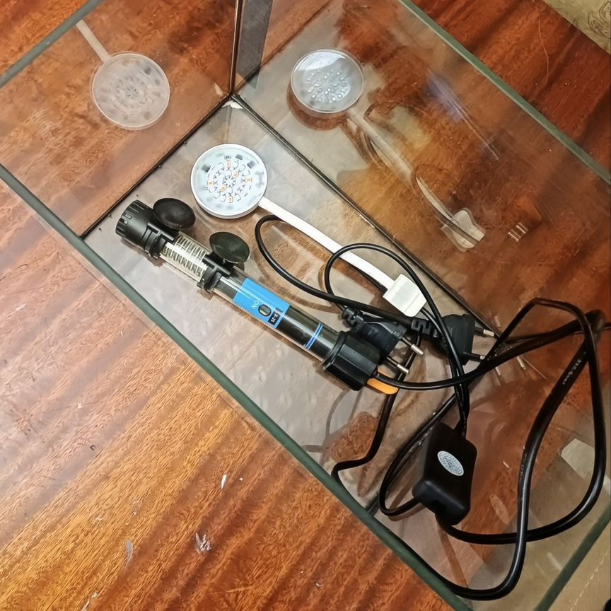 Аквариум, светильник для аквариума, нагреватель