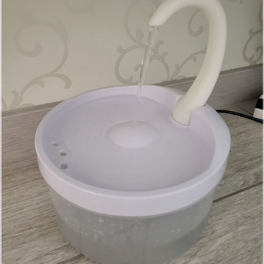 Фонтан поилка для кошек