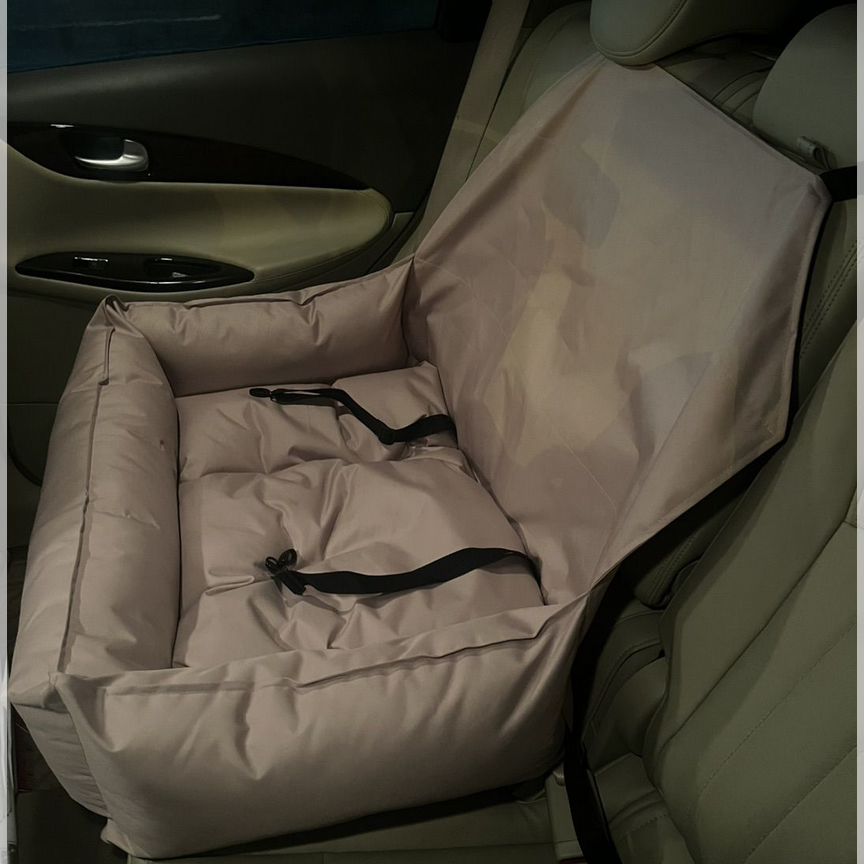 Автокресло для собак в машину