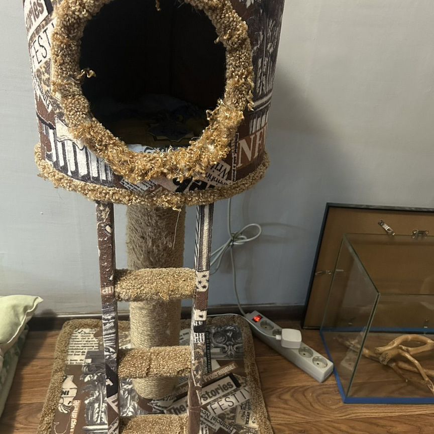 Домик для кошки с когтеточкой