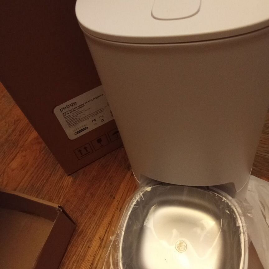 Новая.Автокормушка для животных Premium