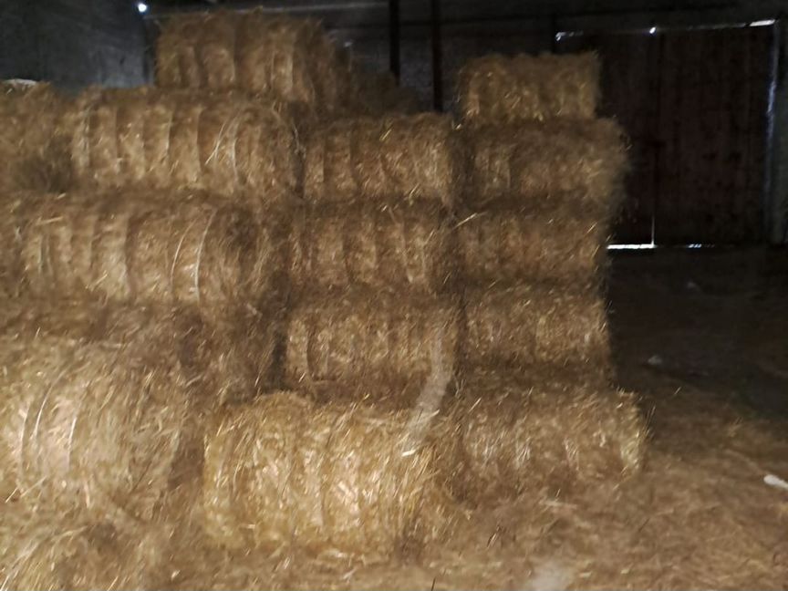 Солома в рулонах маленьких