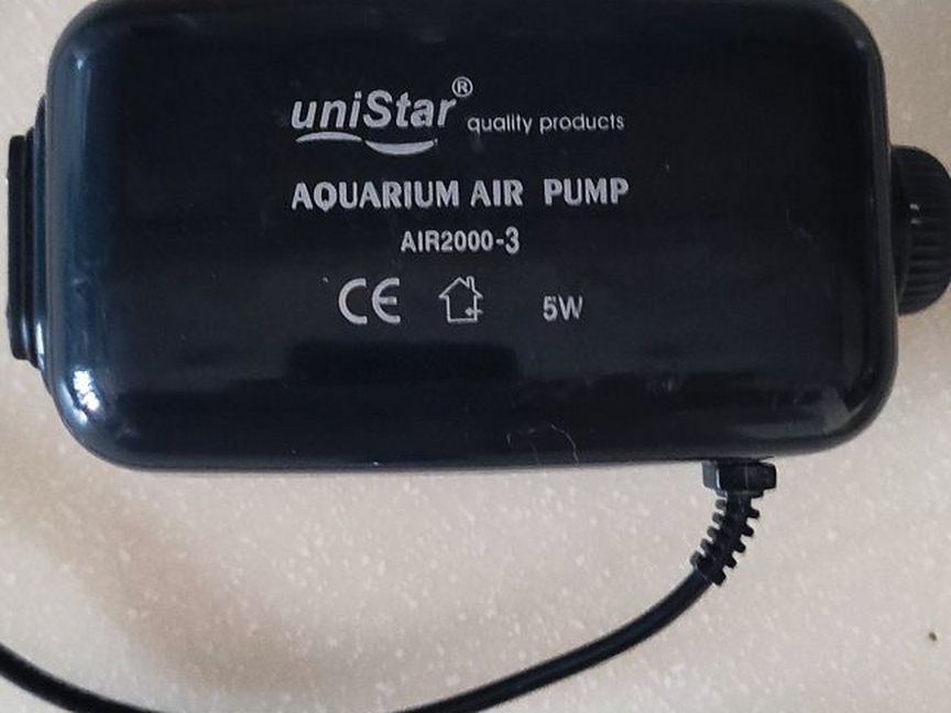 Продам компрессор для аквариума Unistar 2000-3