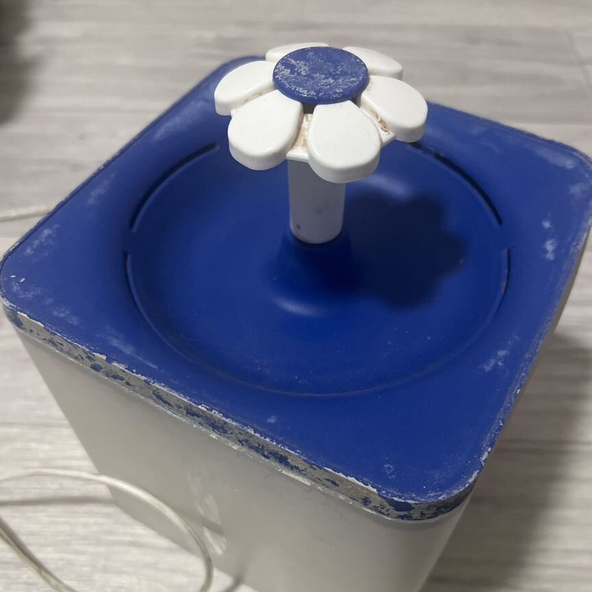 Фонтан поилка для кошек