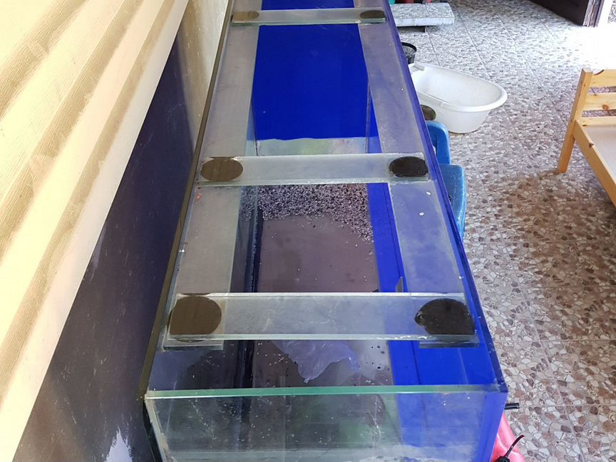 Продам б/у аквариум