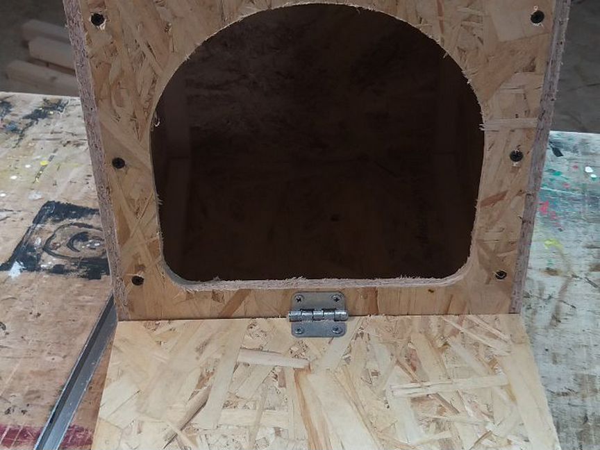 Гнездо для кур с яйцесборником