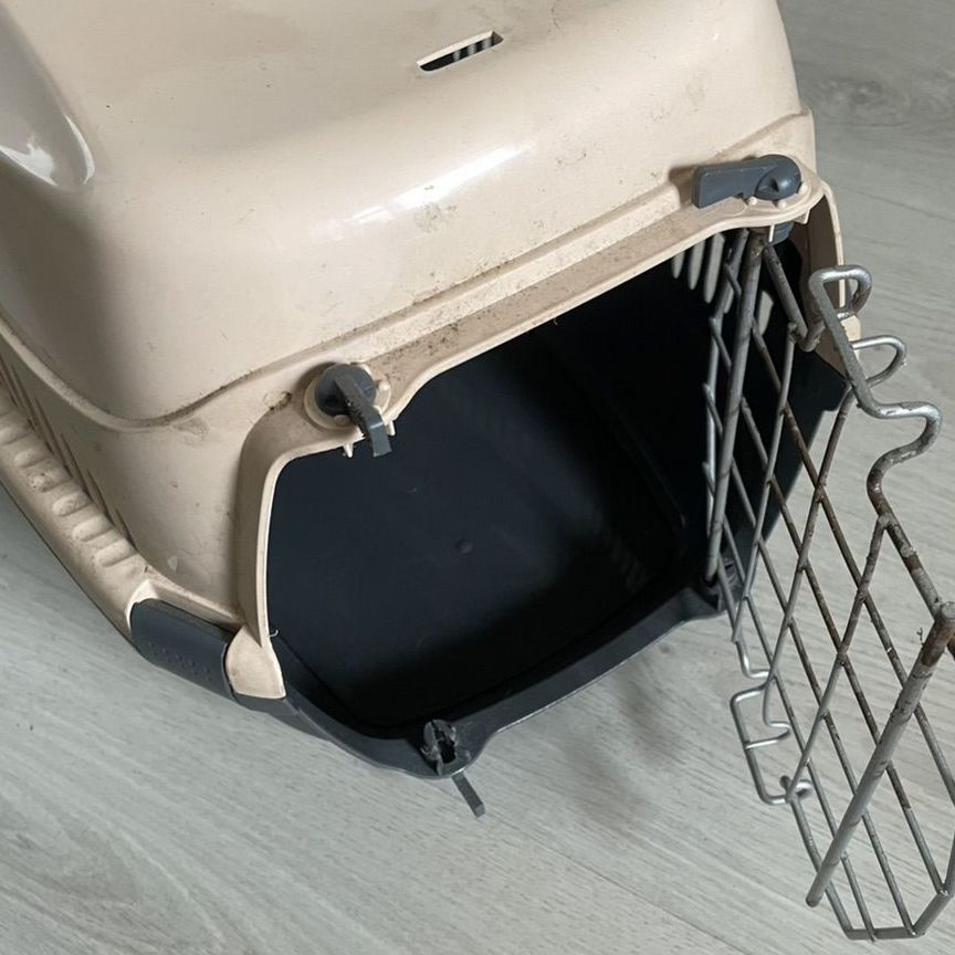 Переноска для кошек и собак пластиковая