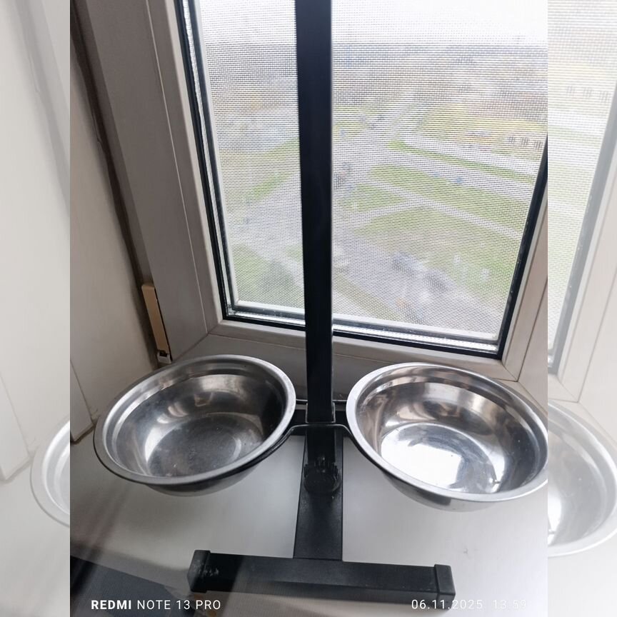 Миски с подставкой для животных