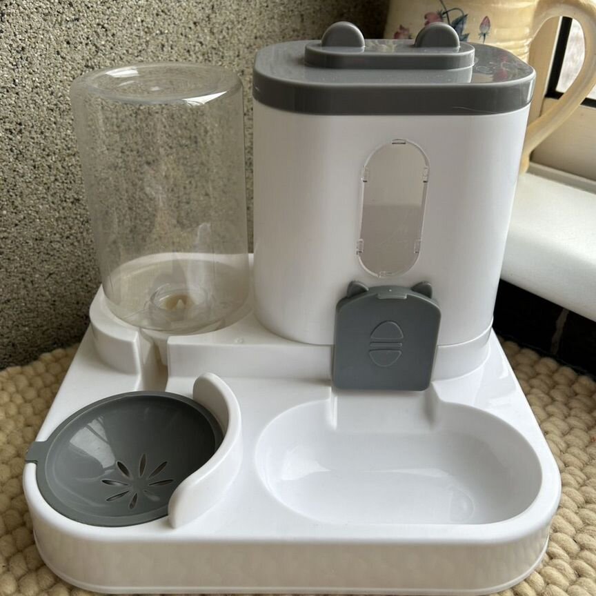 Кормушка для животных