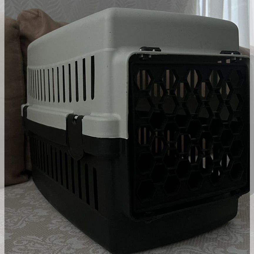 Переноска для животных пластиковая