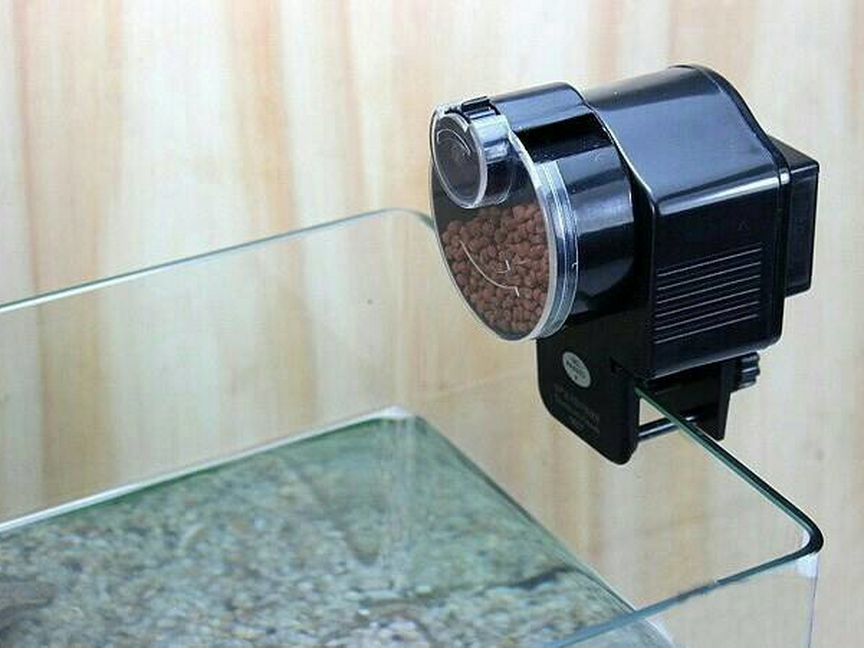 Автоматическая кормушка в аквариум