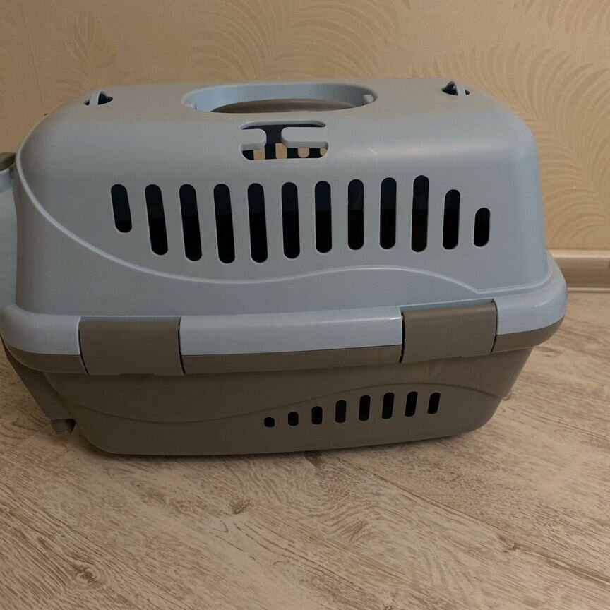 Переноска для собак пластиковая