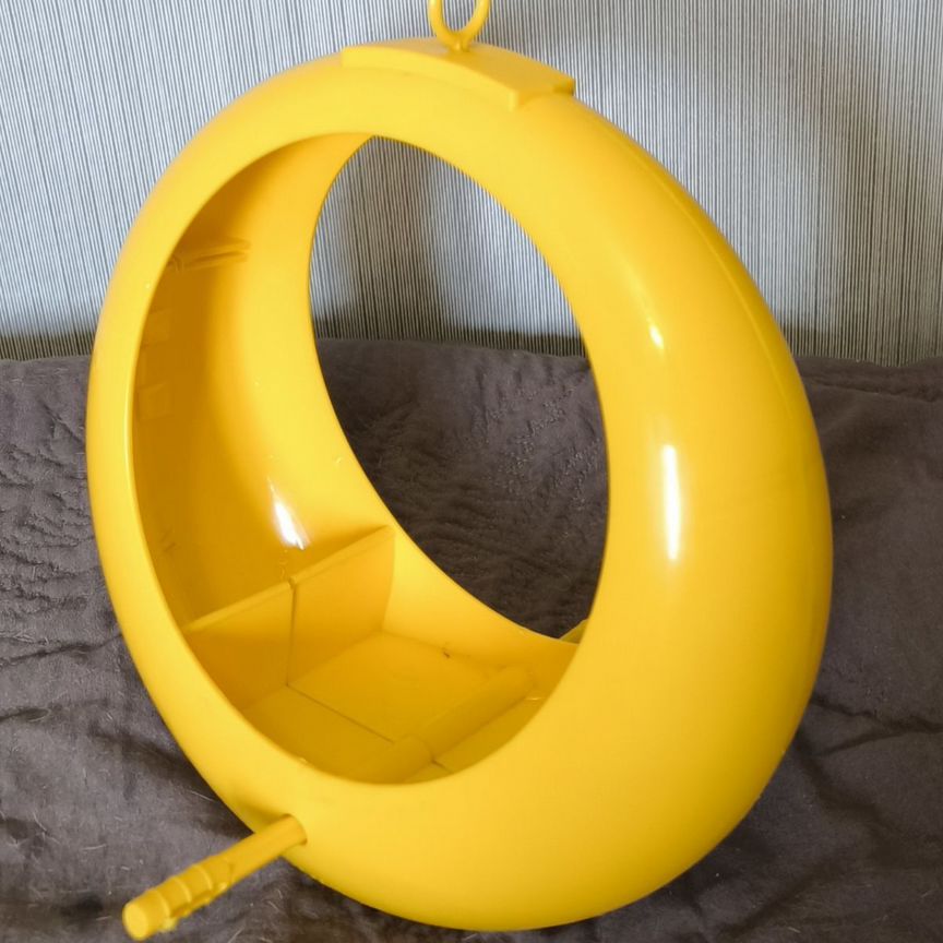 Кормушка для птиц подвесная
