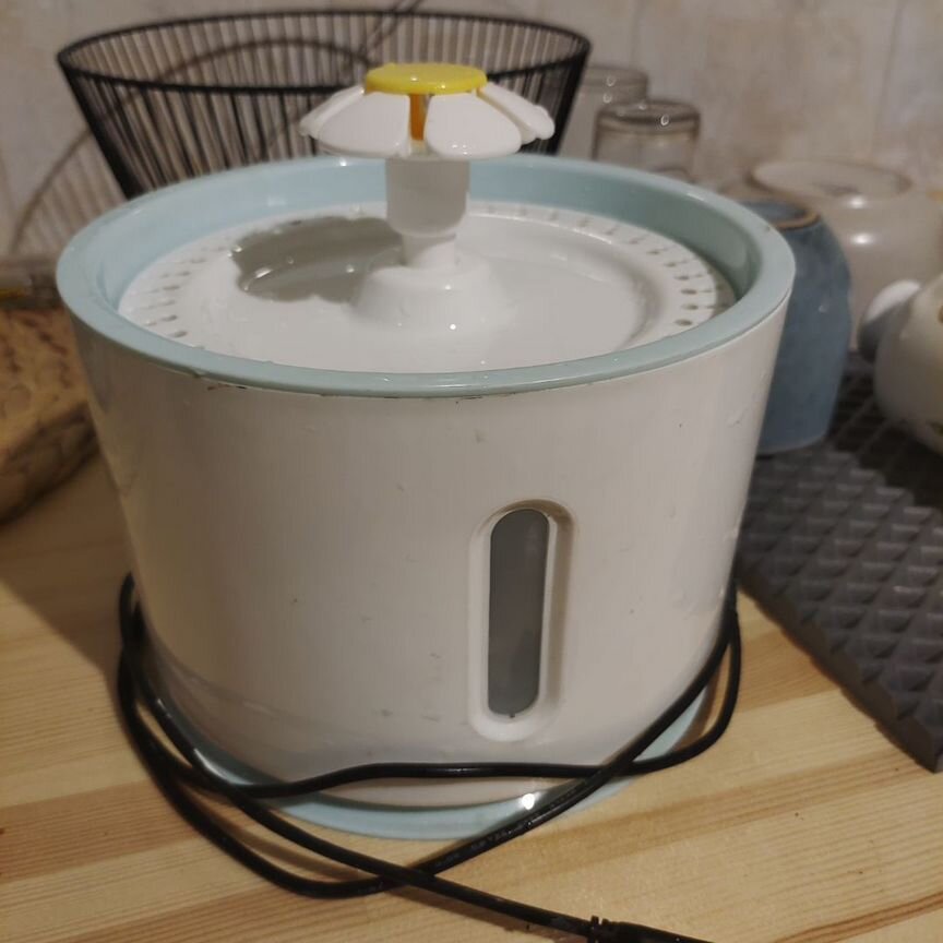 Фонтан поилка для кошек бесшумная