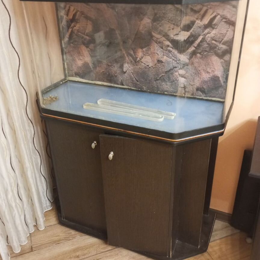 Аквариум с тумбой