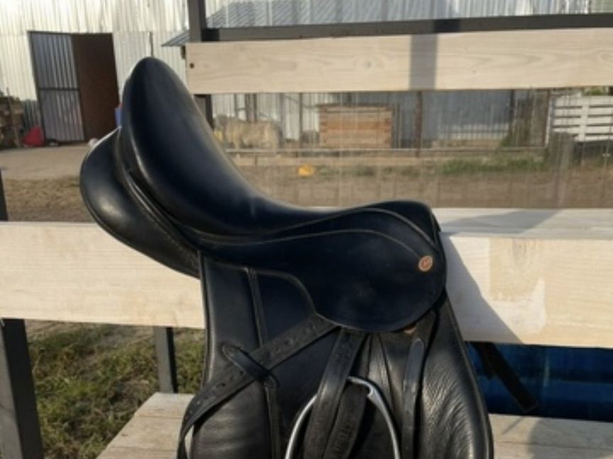 Конкурное седло