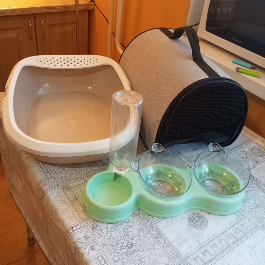 Миска с автопоилкой, лоток и переноска