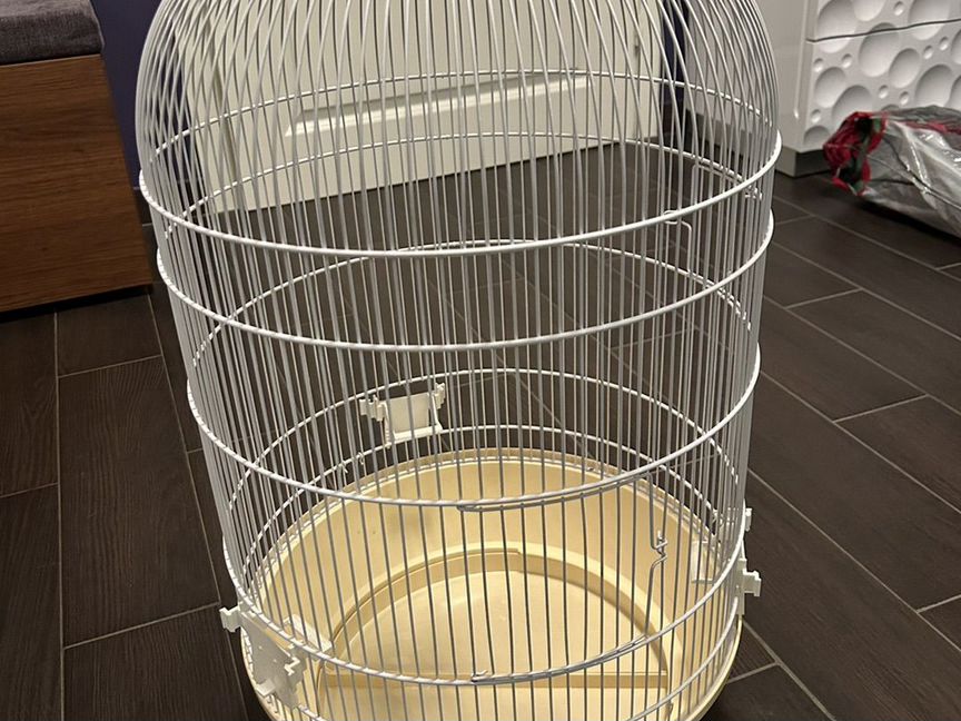 Большая клетка для птиц