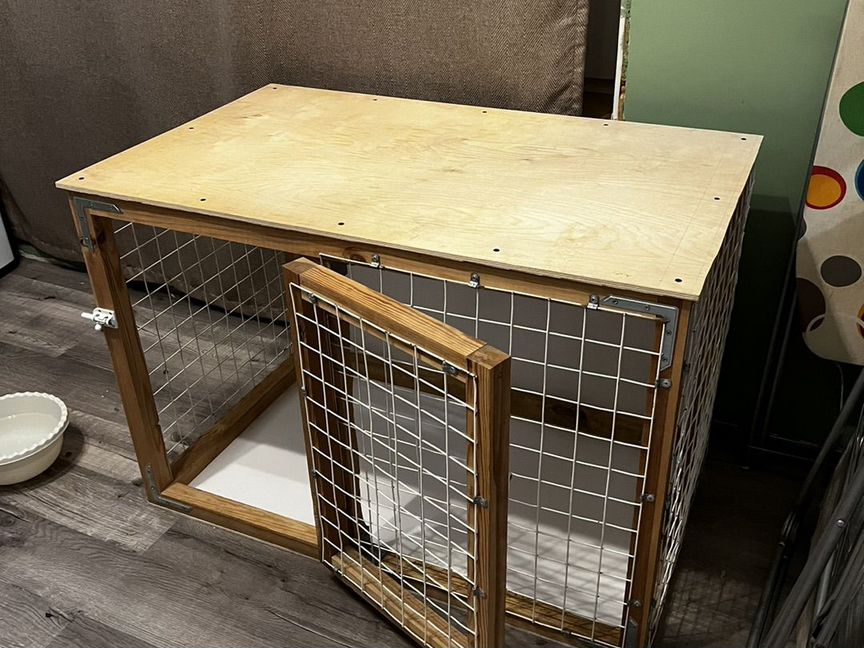 Деревянный вольер для собак