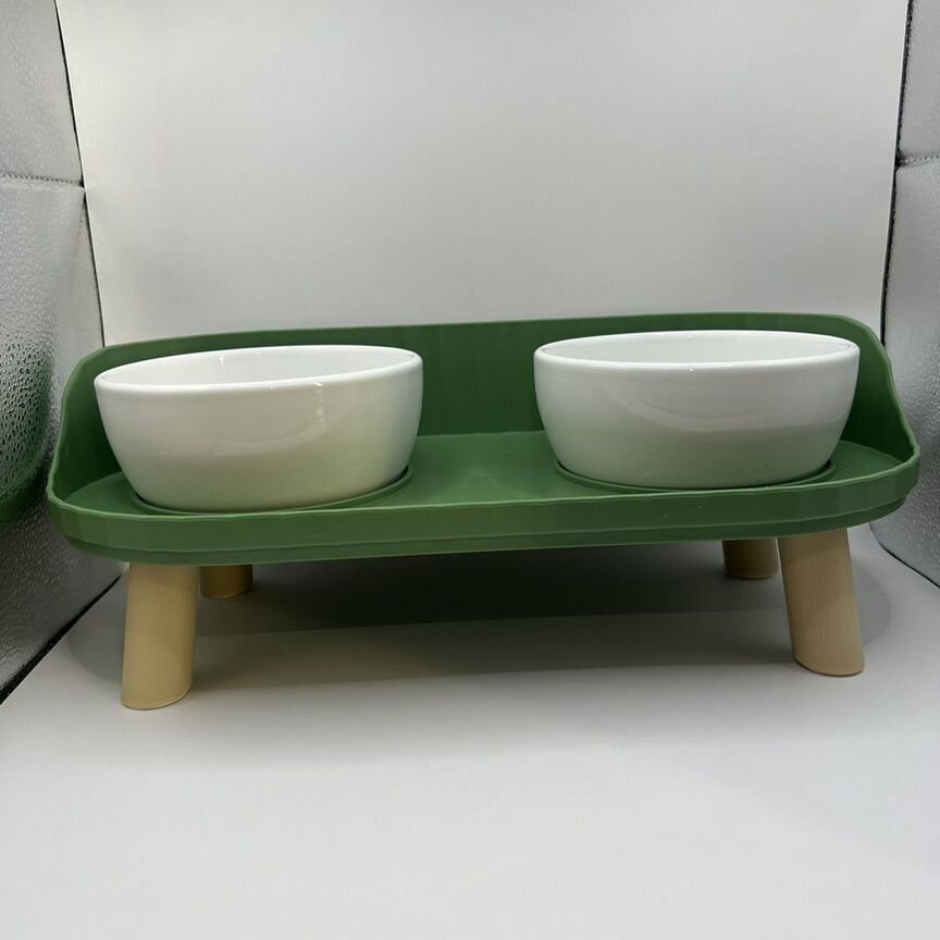 Керамические миски на подставке для животных