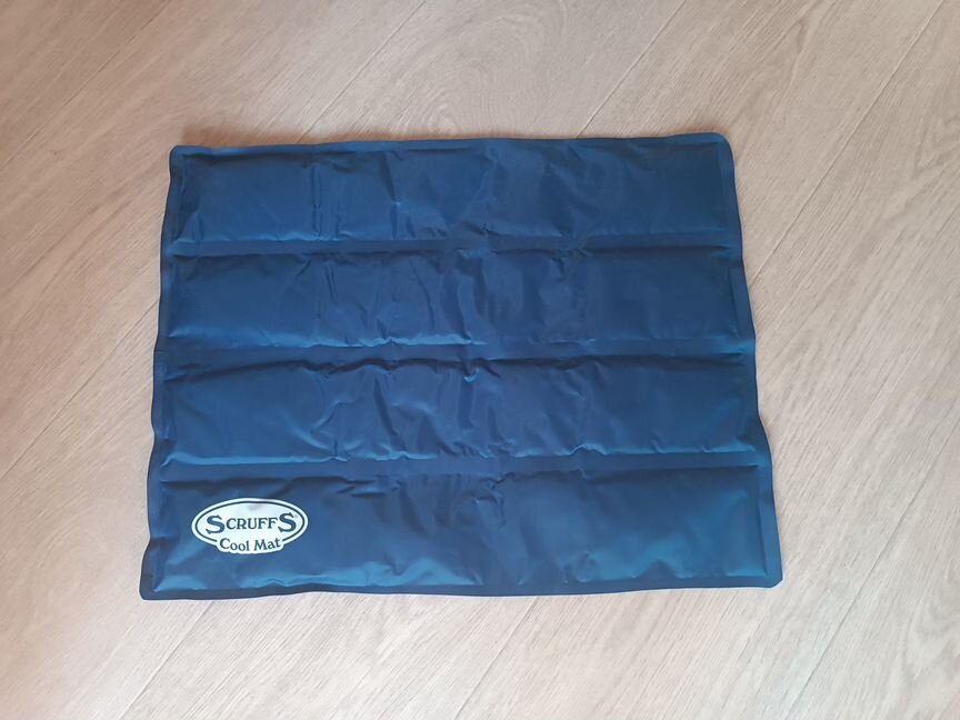 Охлаждающий коврик для собак гелевый