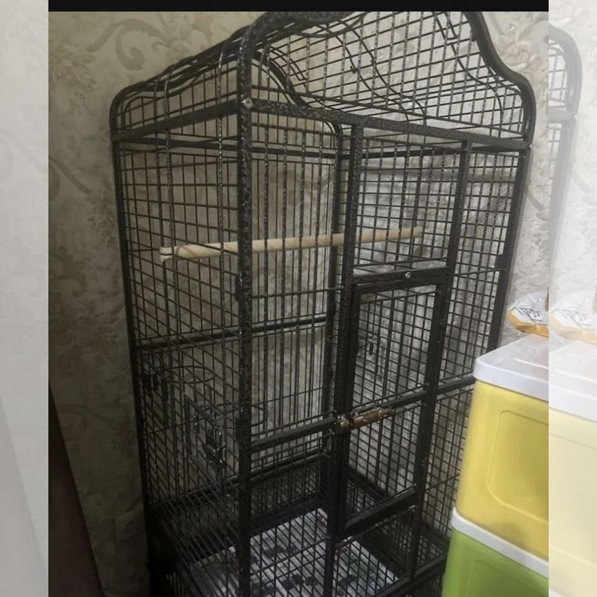 Клетка для крупного попугая