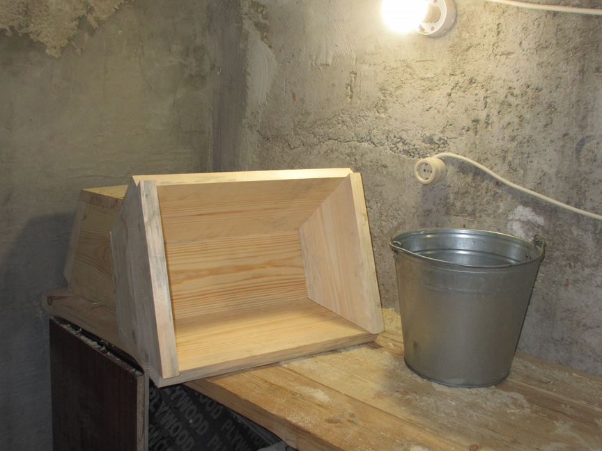 Кормушка (корыто) для крс и свиней