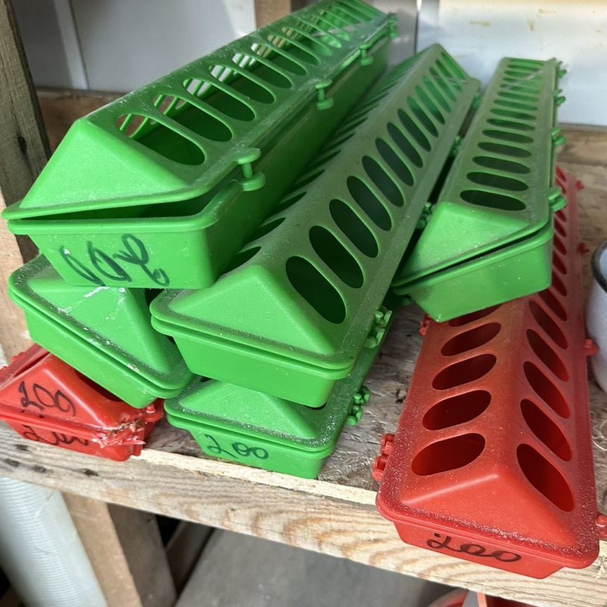 Лотковая кормушка для птиц