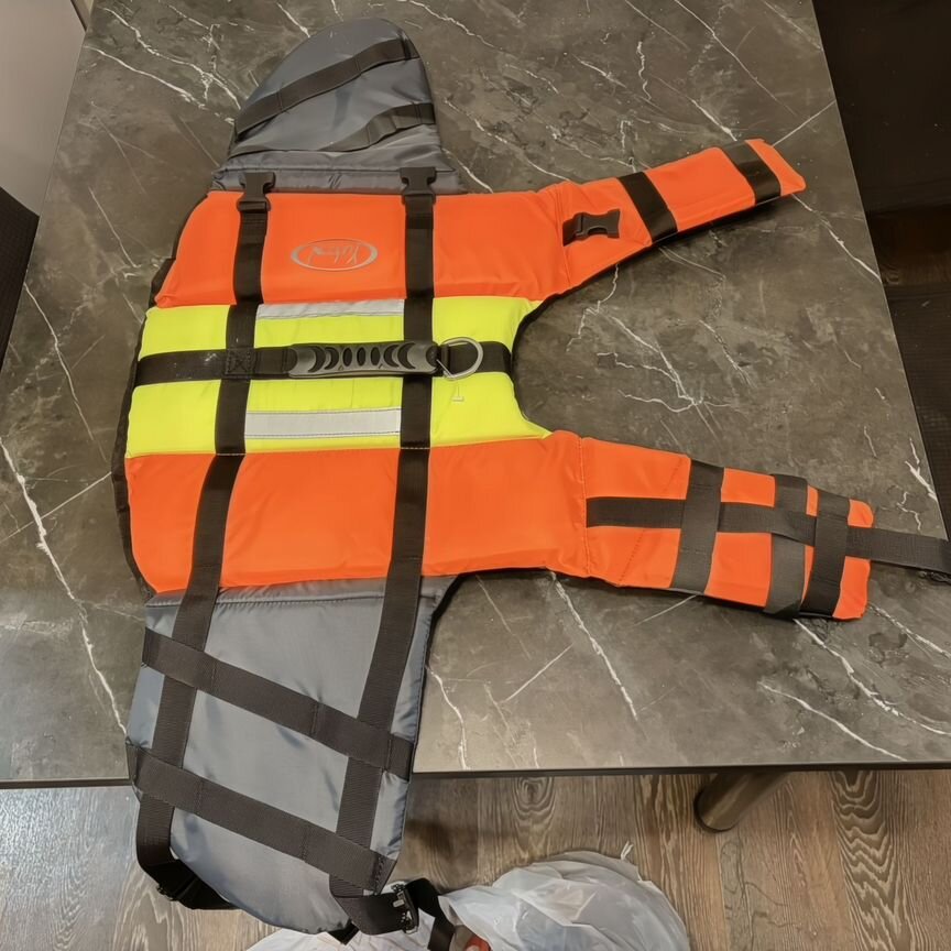 Плавательный жилет для собак