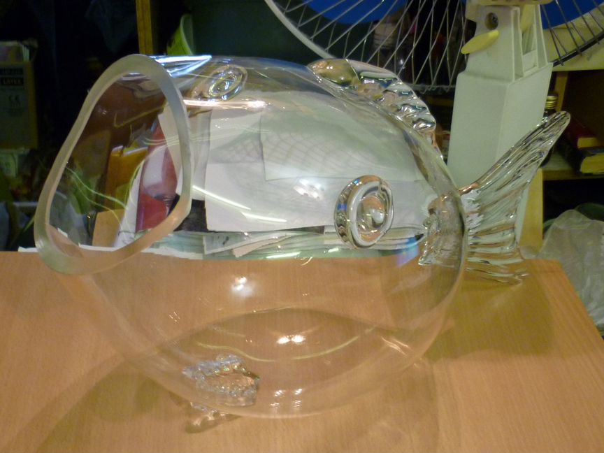 Продам Аквариум в форме "рыбки"