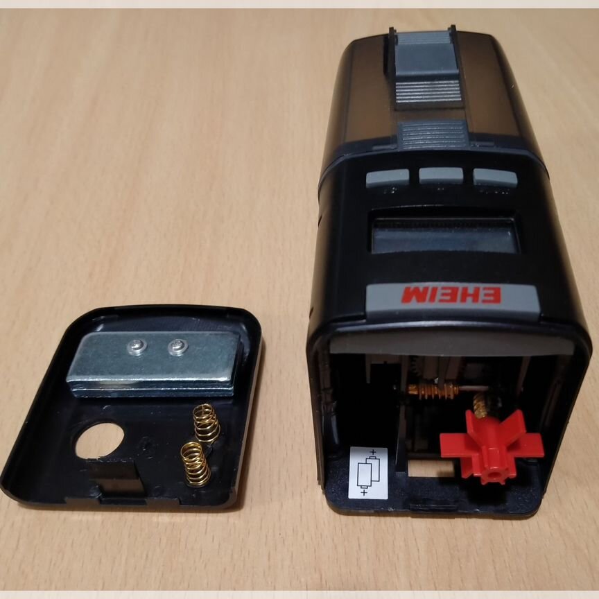 Автоматическая кормушка для рыбок eheim