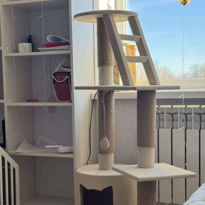 Когтеточки для кошек с домиком и лежанкой