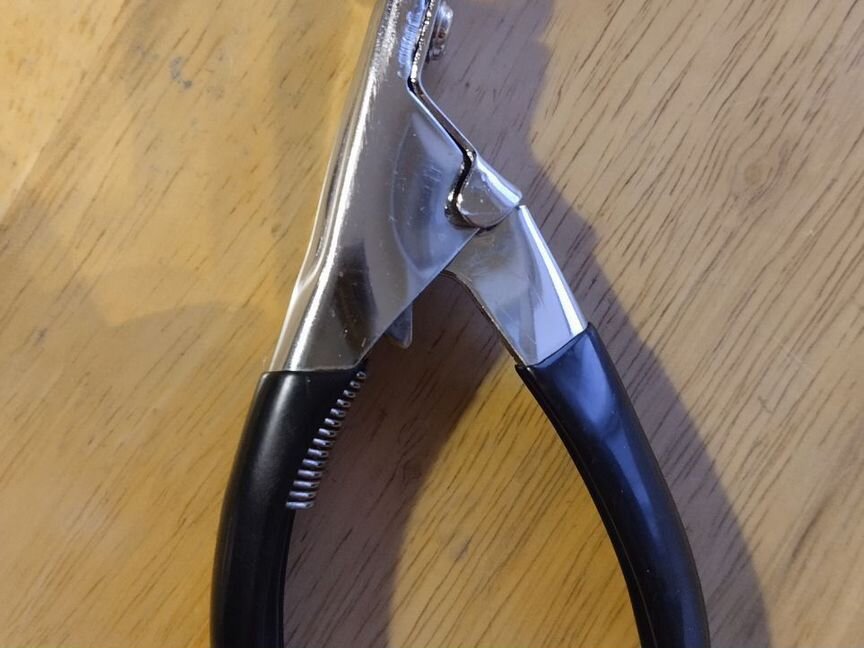 Когтерезка гильотина