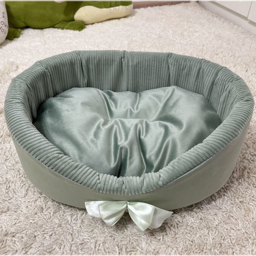 Новая лежанка для кошек