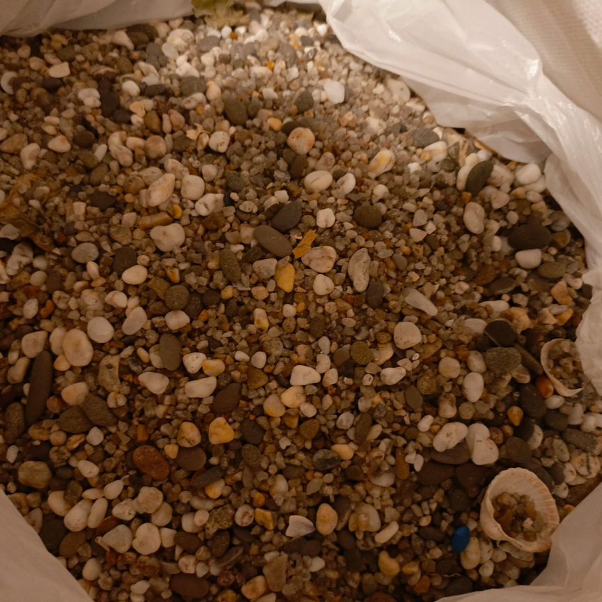 Галька, компрессор новый и дизайн для аквариума