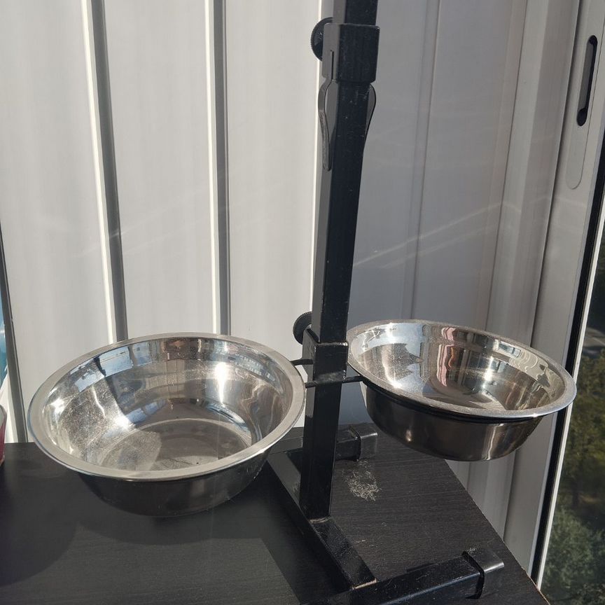 Миски на подставке для собак