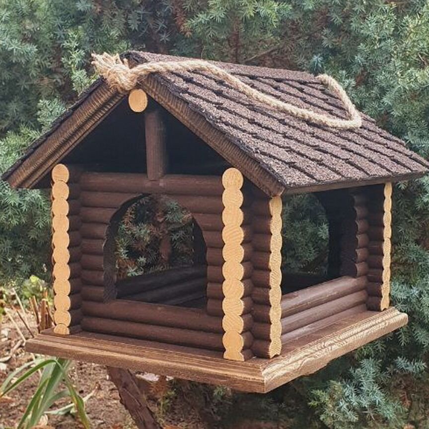 Кормушка для птиц и белок ручной работы