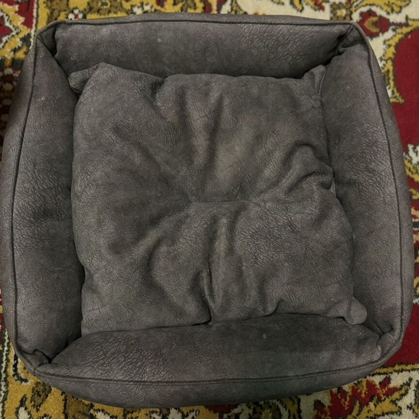 Лежанка для кошек