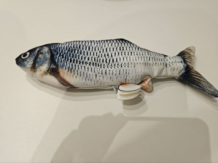 Интерактивная игрушка рыбка для кошек