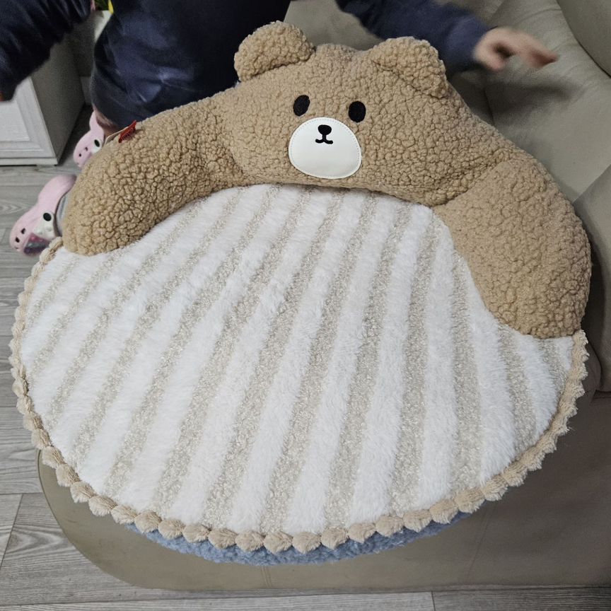 Лежанка для собак и кошек новая