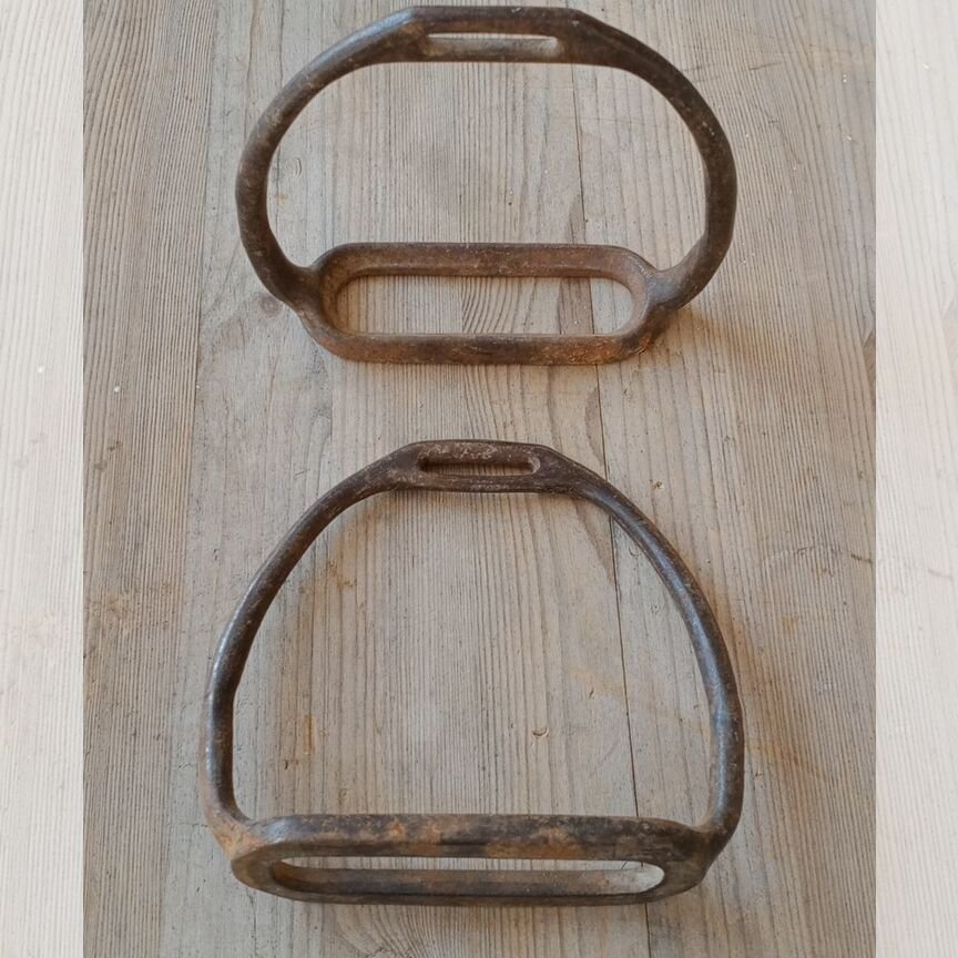 Стремена для лошади