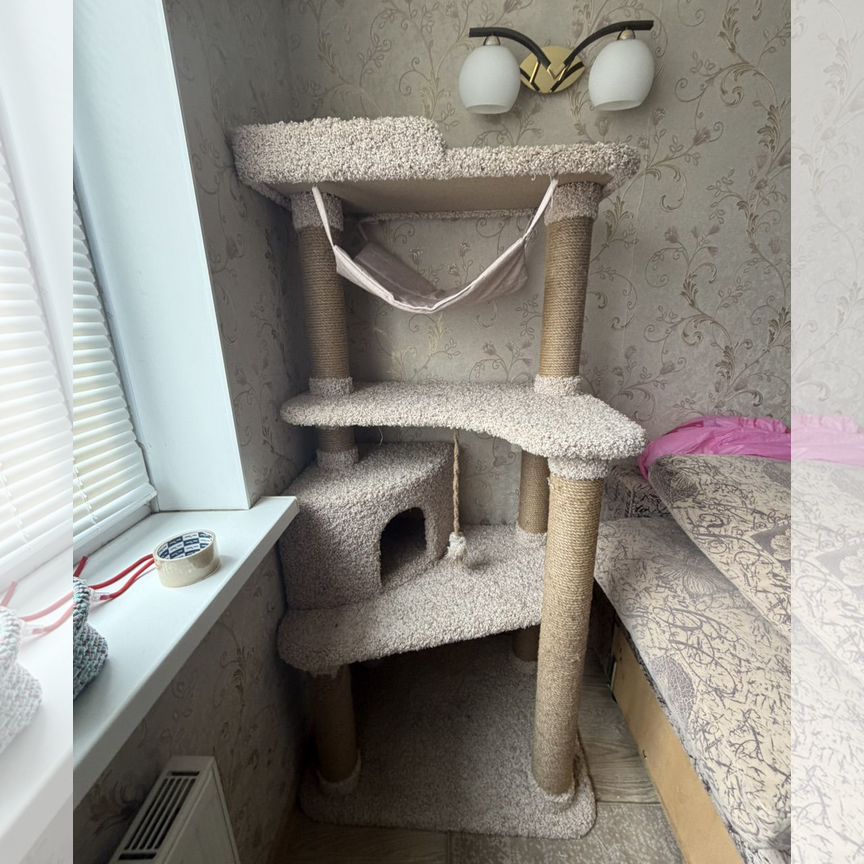 Когтеточка с домиком и лежанкой бу