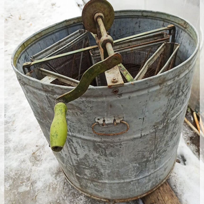 Медогонка 4 рамочная бу