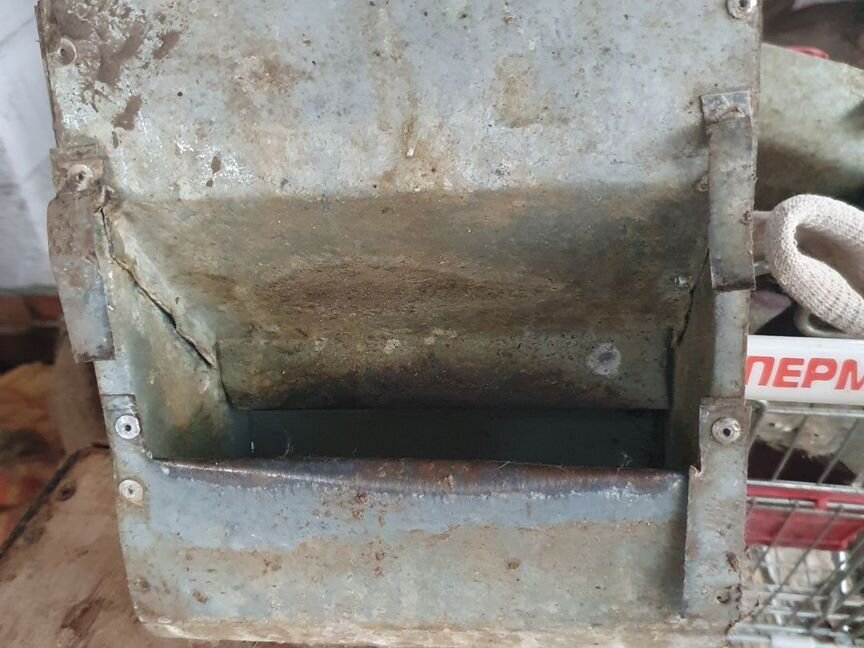 Бункерная кормушка, нипель для поилки, родилка