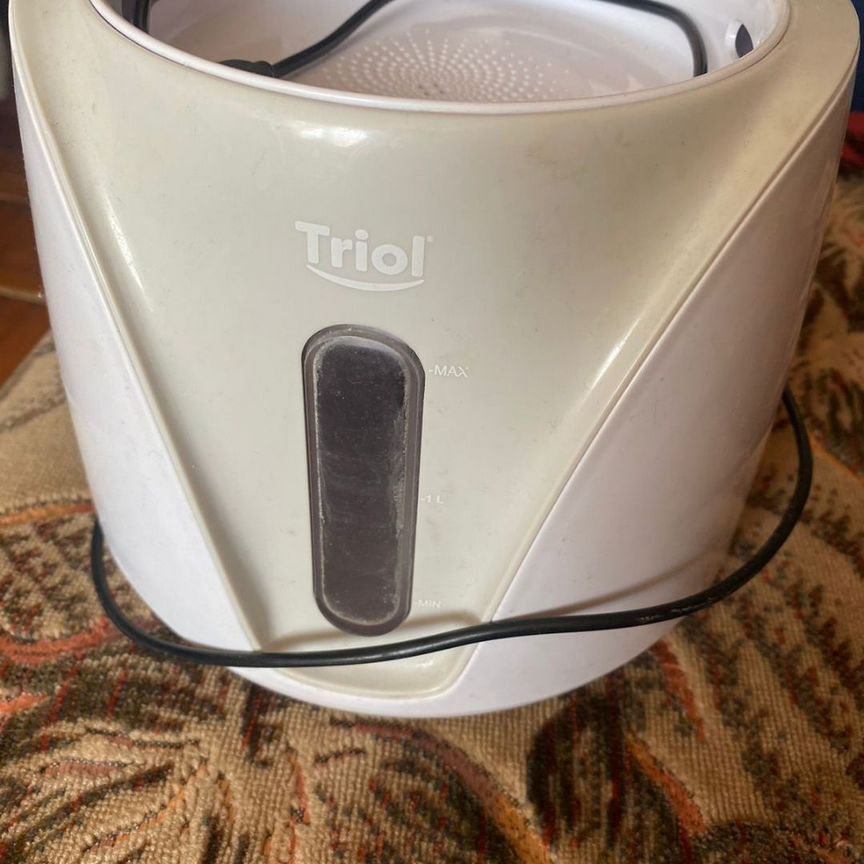 Фонтан поилка для кошек и собак Triol 2л