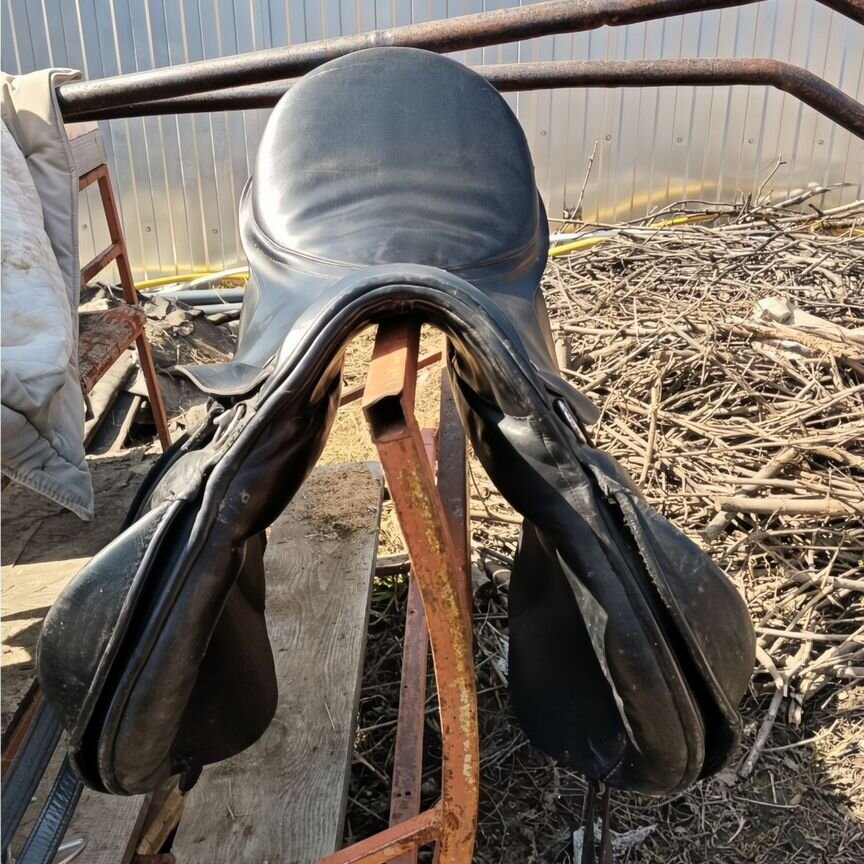 Седло для лошади