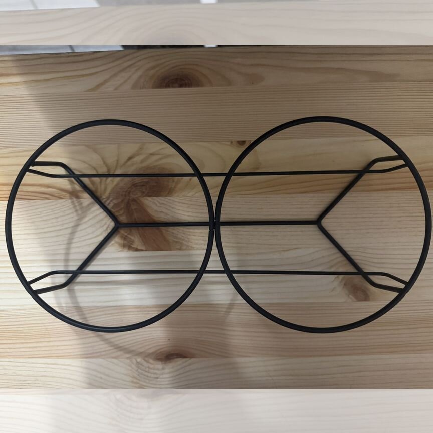 Металлическая подставка под миски