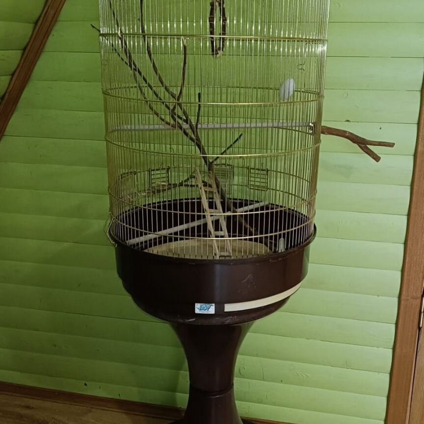 Большая клетка для попугая на подставке